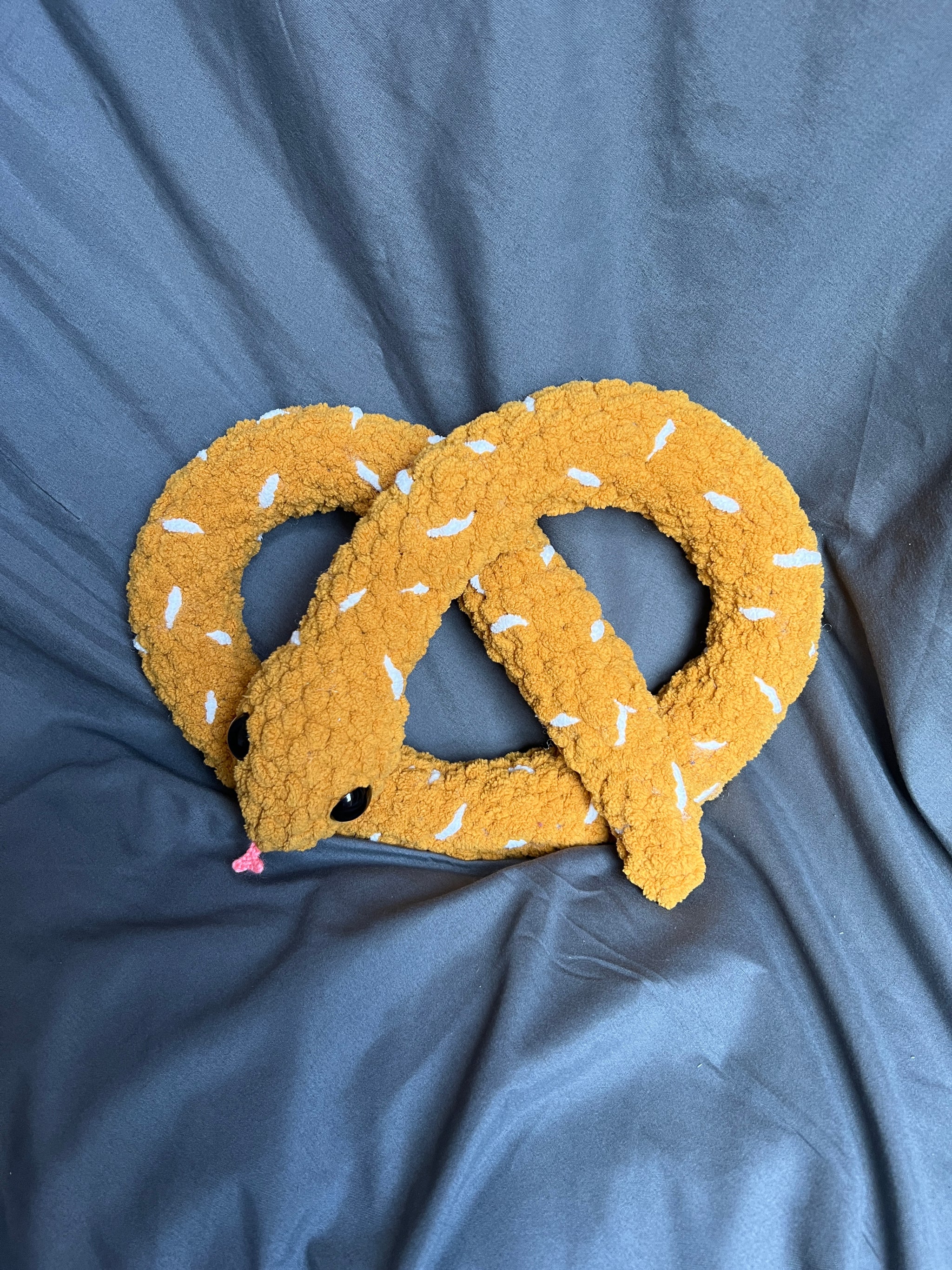 Pretzel Snake Crochet Pattern [PDF FILE] – Crouton's Crochet